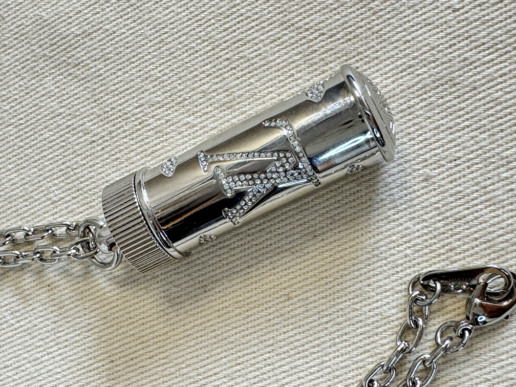 Vuitton necklace store